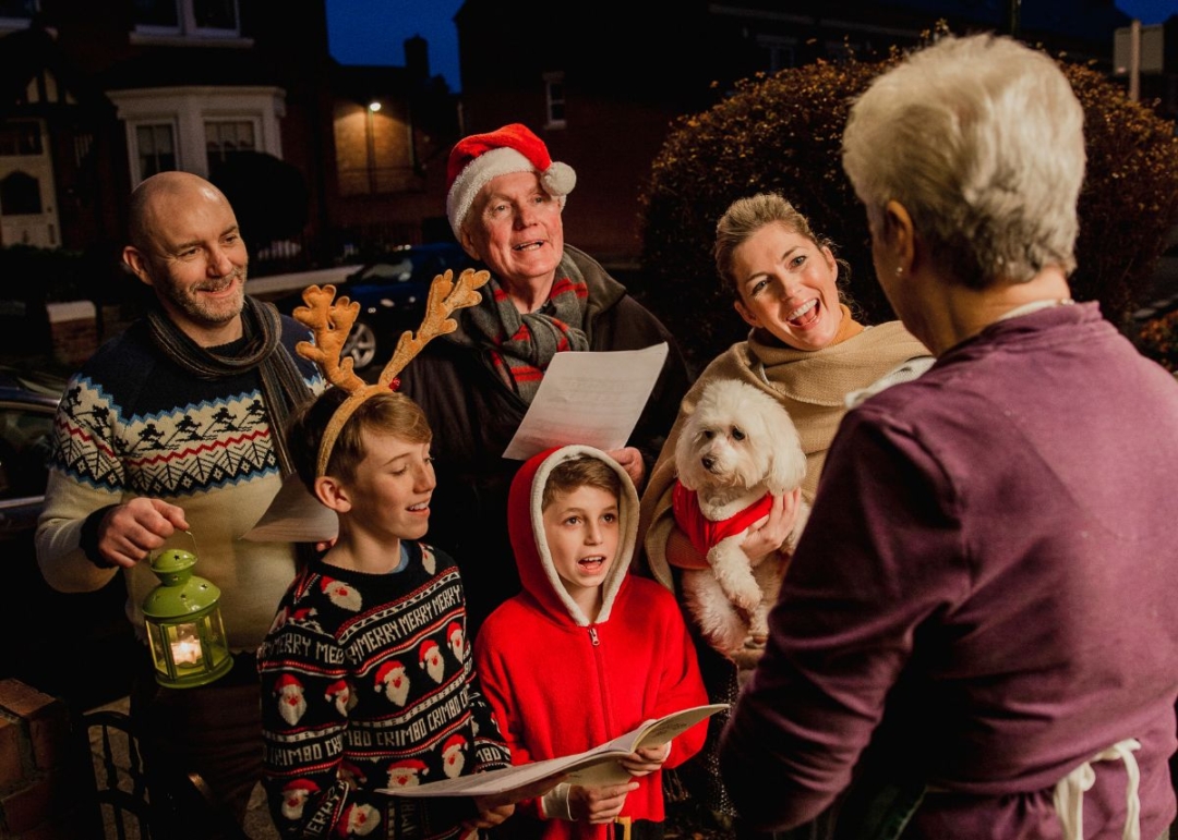 25 Family Christmas Traditions for the Holiday Season | The Mom Friend