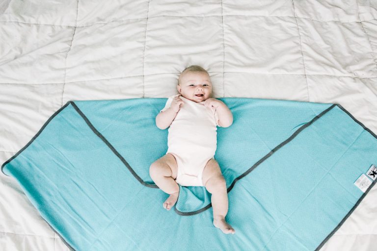 How to Swaddle a Baby Step By Step (Two Ways): A Visual Tutorial | The ...